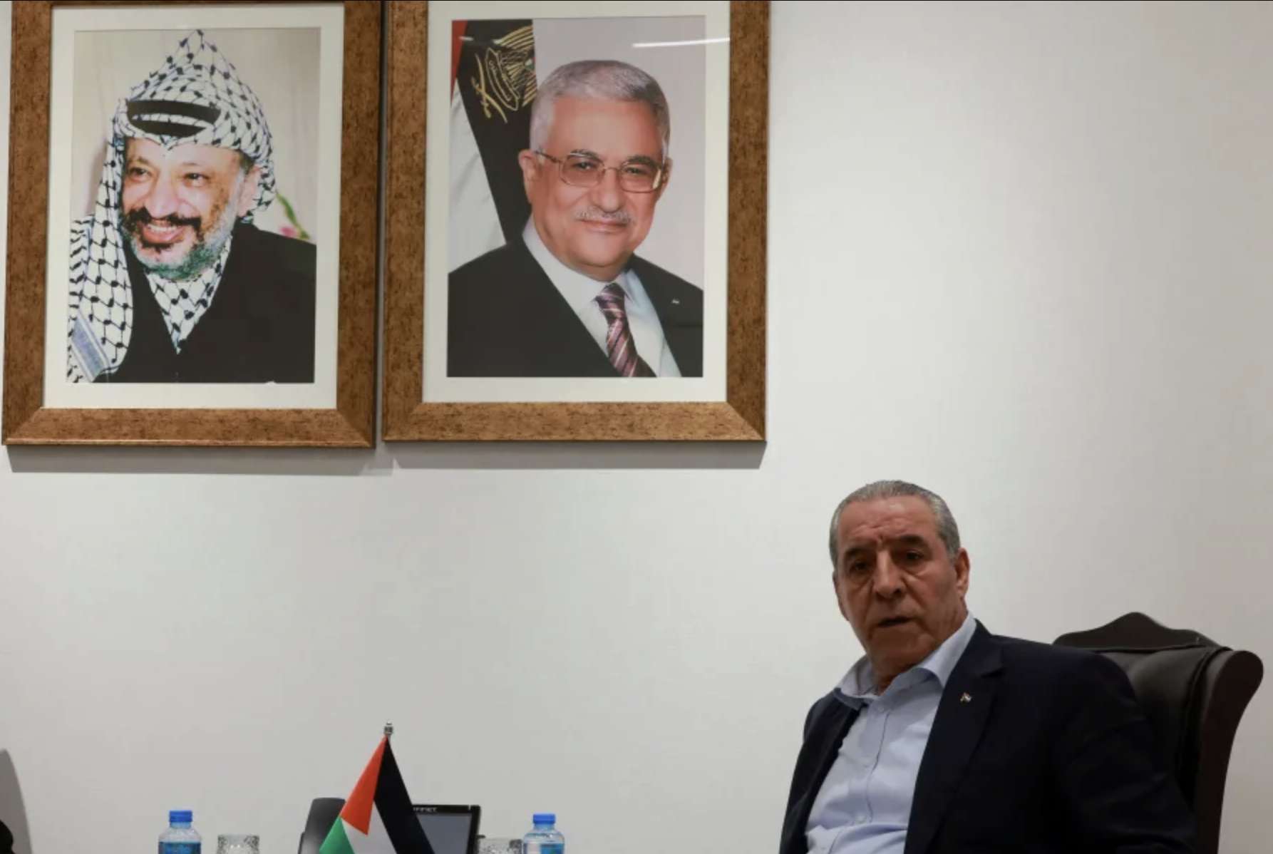El líder de la Autoridad Palestina, Mahmoud Abbas, nombra oficialmente ...