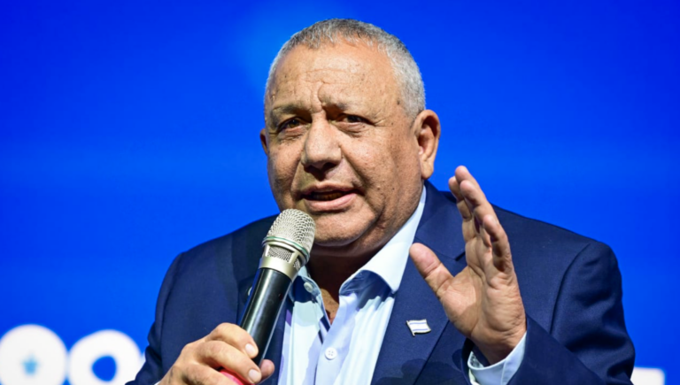 Gadi Eisenkot reta a Netanyahu a un debate público en respuesta a un ...