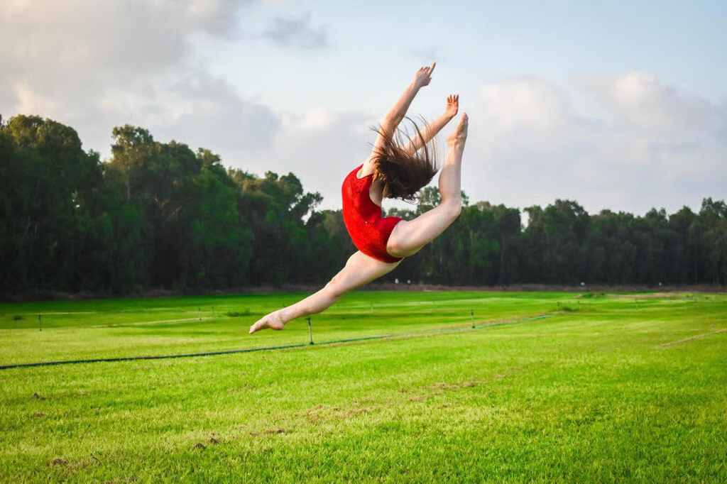 Abandonó su carrera de bailarina profesional para unirse a las FDI y ...
